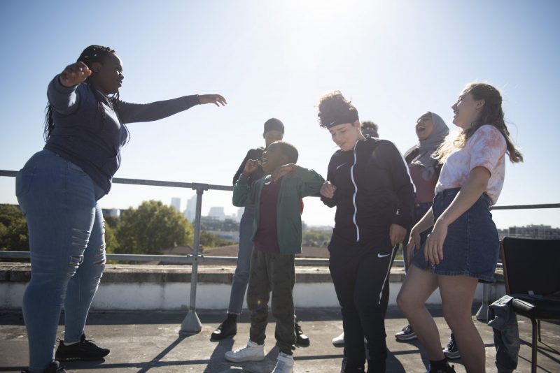 « Rocks » : Un film quasi-documentaire sur l’adolescence et la maturité ...