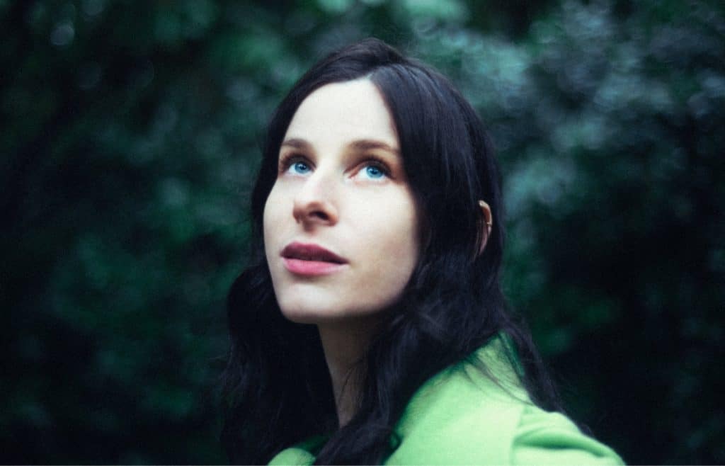 Buzzy Lee, l’alter ego musical de Sasha Spielberg | Arty Magazine